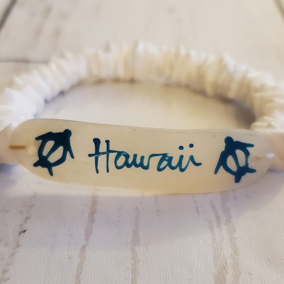 Unbranded | Jewelry | White Puka Shell Stretch Bracelet Hawaii ...
